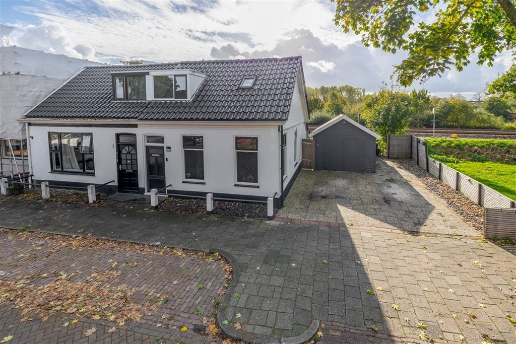 Te koop: Middenstraat 2, 9611 KK Sappemeer - Heerlijke moderne ...